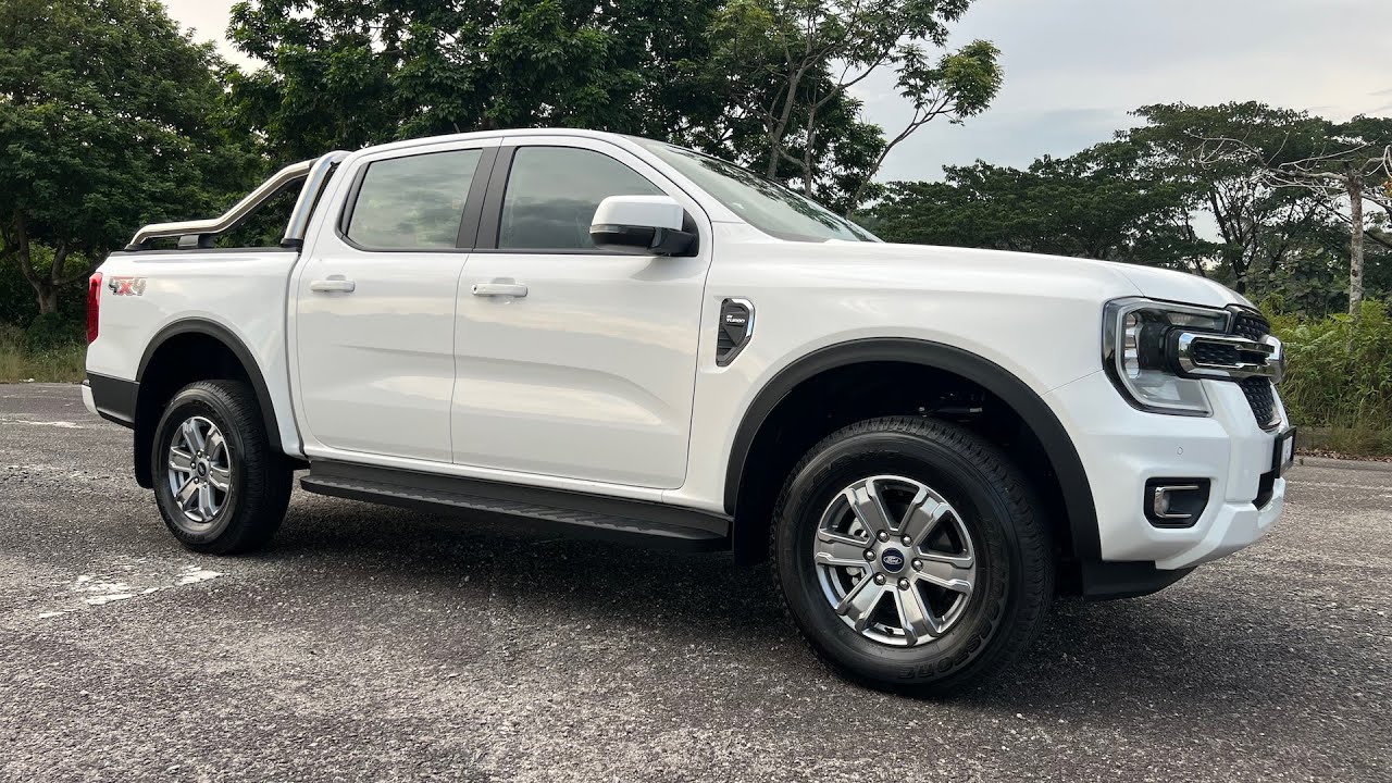 2023 Ford Ranger 2.0 4X4 XLT Plus (High Rider, Double Cab) Start-Up and ...