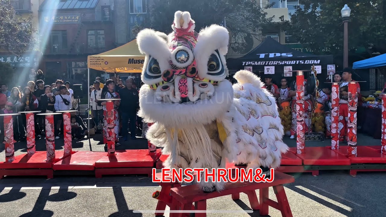 Female Lion Dancers Lion Dance Bench Performance | Leung’s White Crane ...