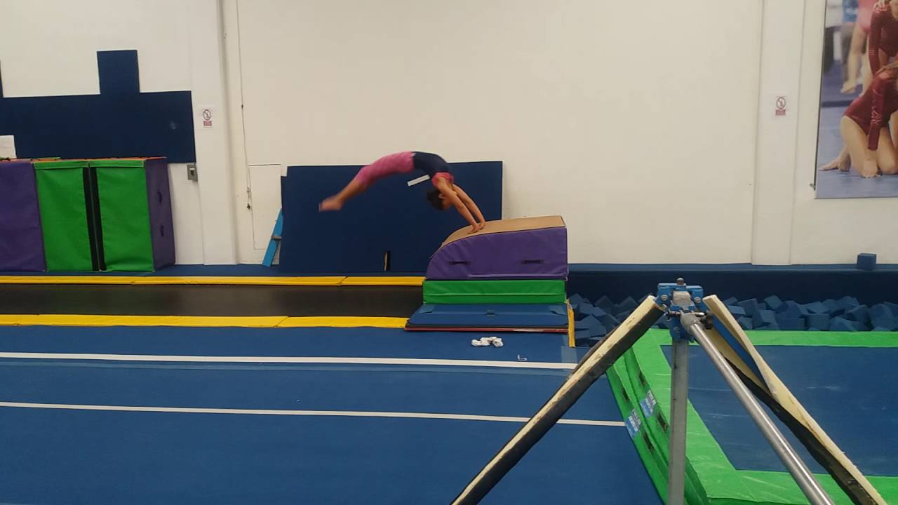 Yurchenko en salto - YouTube