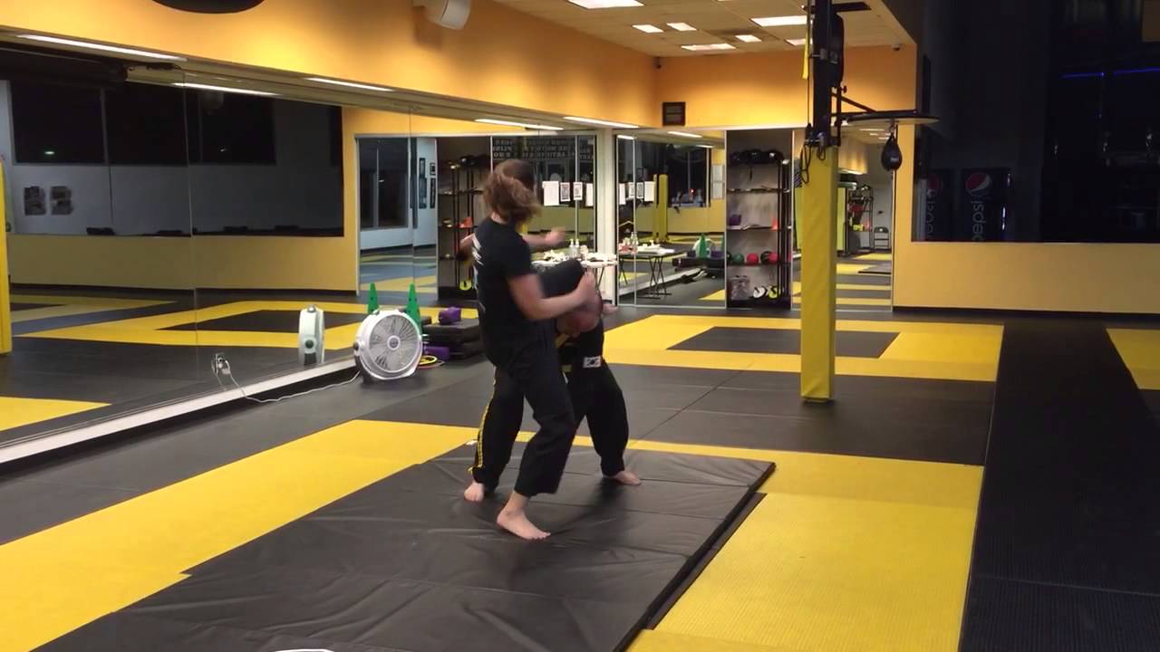 USKA Stephanie Spears and Chris Fager flying legs throw - YouTube