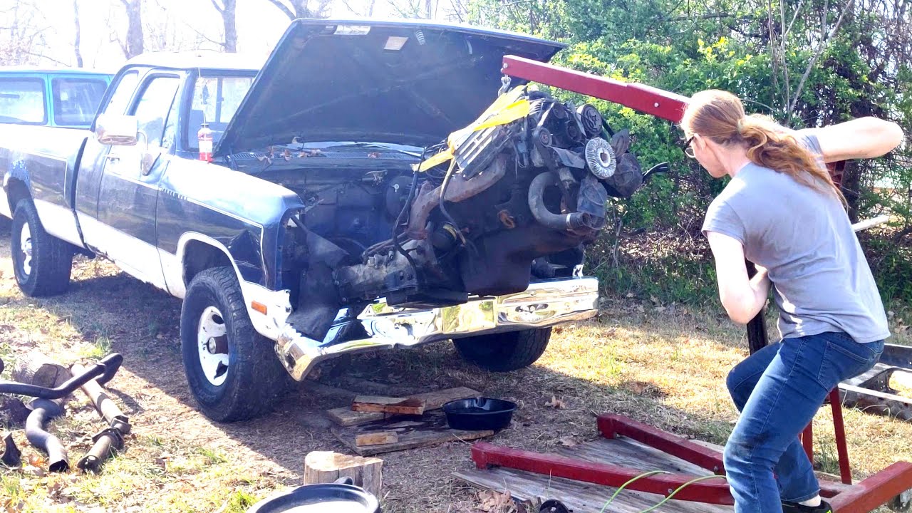 Kim is hard on the tools: Live with Buff Del Campo and Kim Fixes Things ...