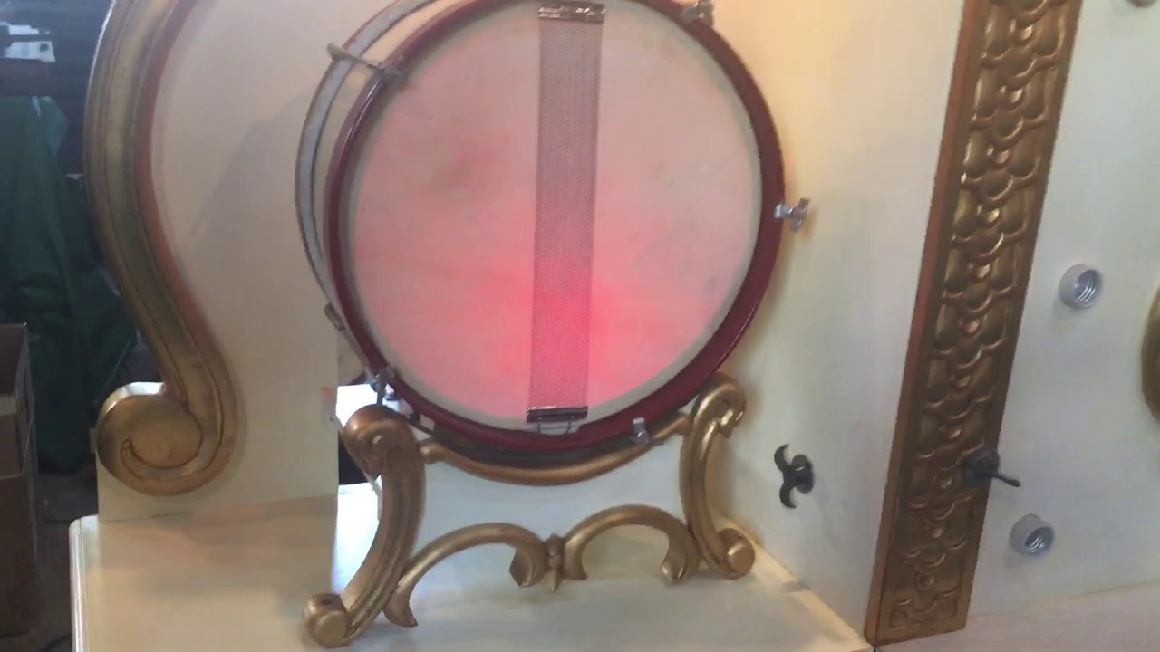 Wurlitzer 153 band organ plays god bless America - YouTube
