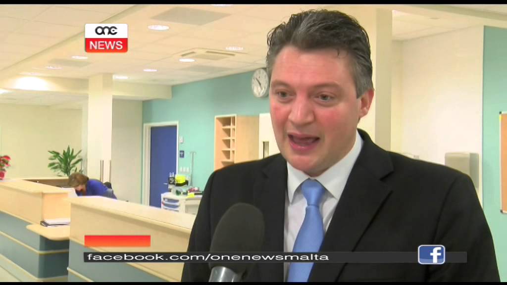 L-ewwel pazjenti fl-isptar tal-onkoloġija Sir Anthony Mamo. - YouTube