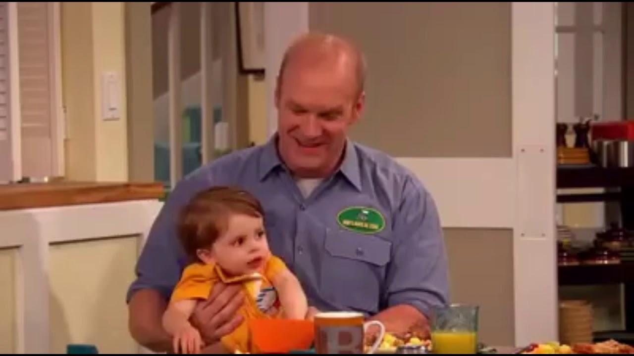 Logan moreau good luck charlie season 4 episode 11 teddys choice - YouTube
