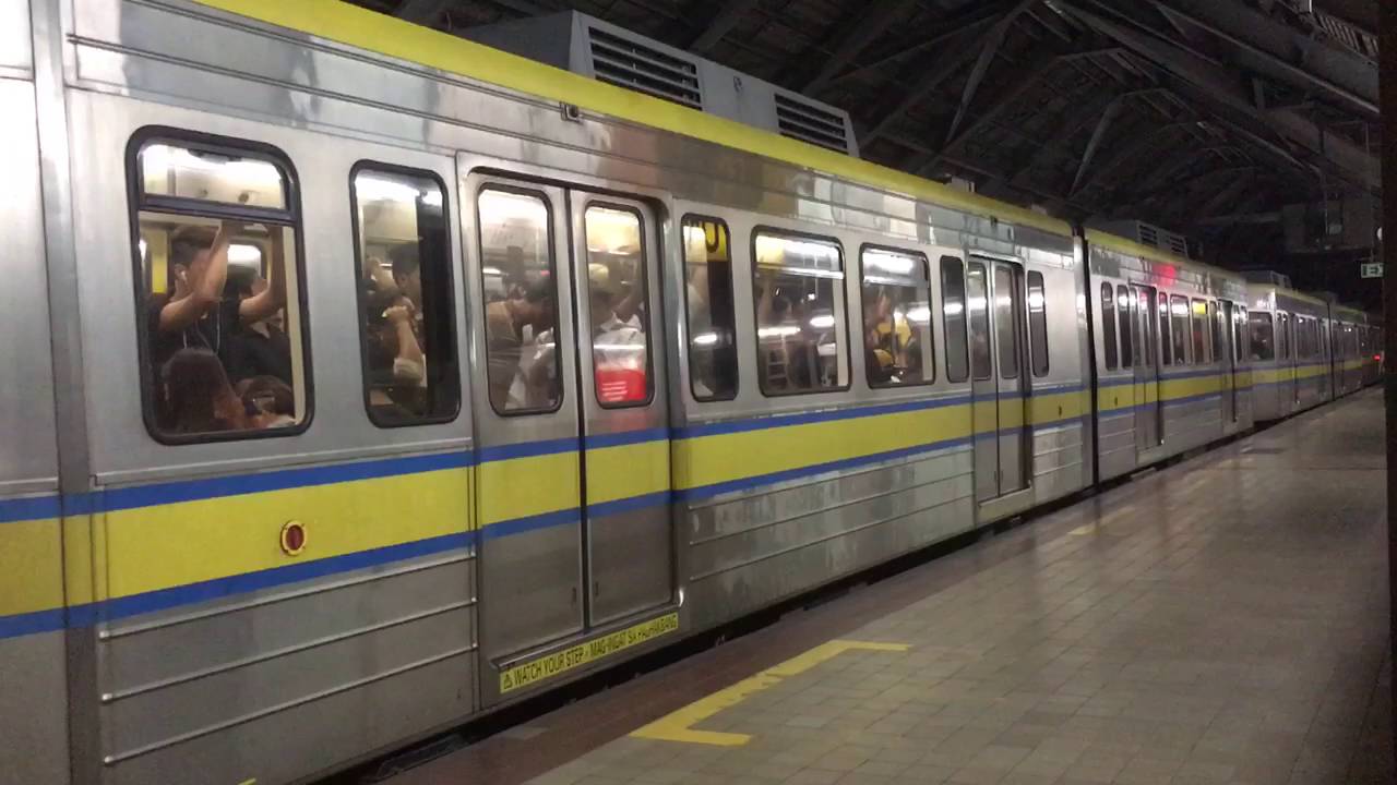 LRT-1 2nd Generation (2G) LRV Departing Tayuman Station - YouTube
