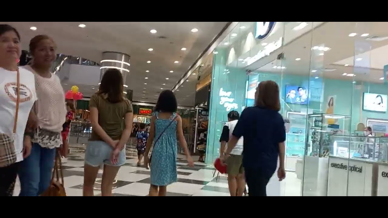 Mall tour namin ng mga pamangkin ko at mga apo ko masaya kami at ...