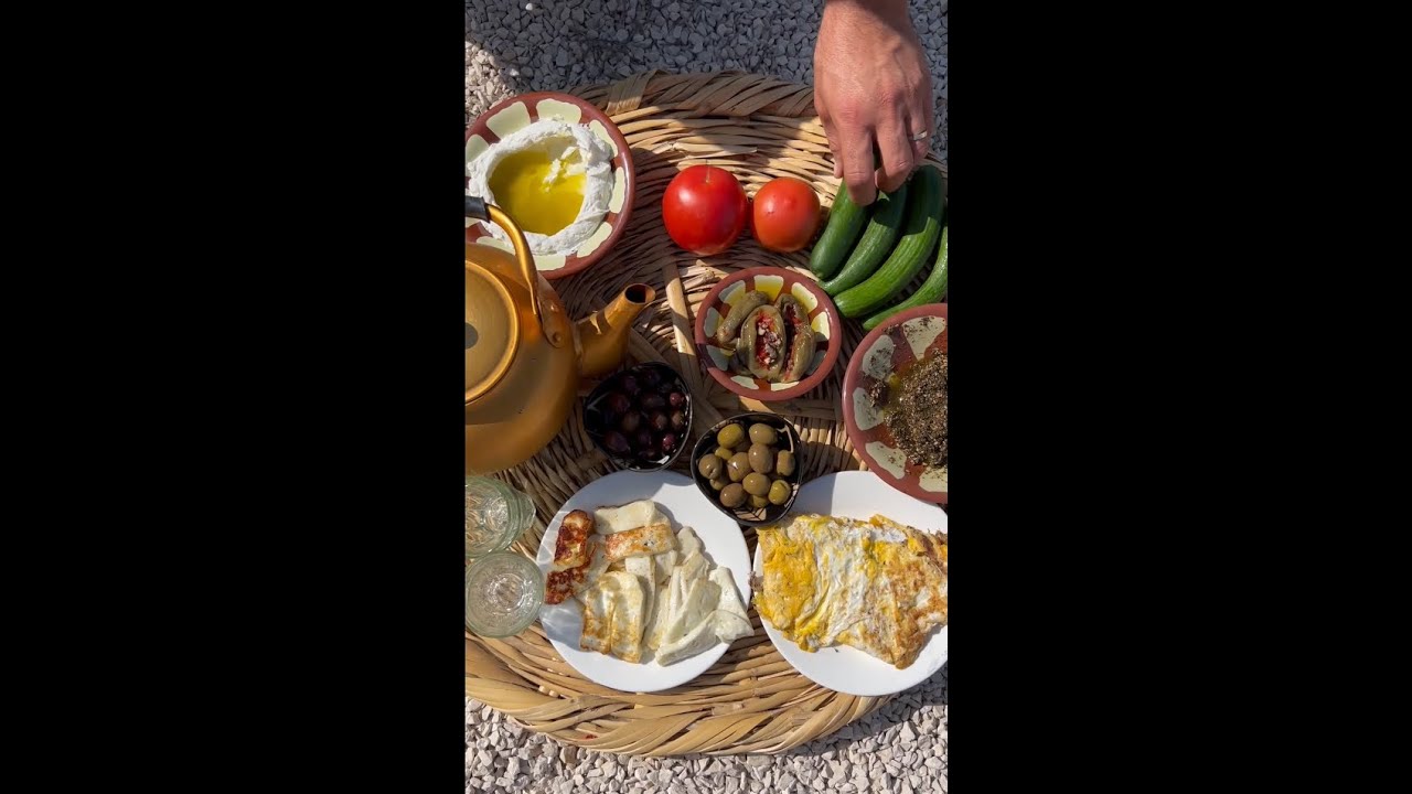 ترويقة صباحية العرس للعروس 😍- Morning after wedding breakfast for the ...