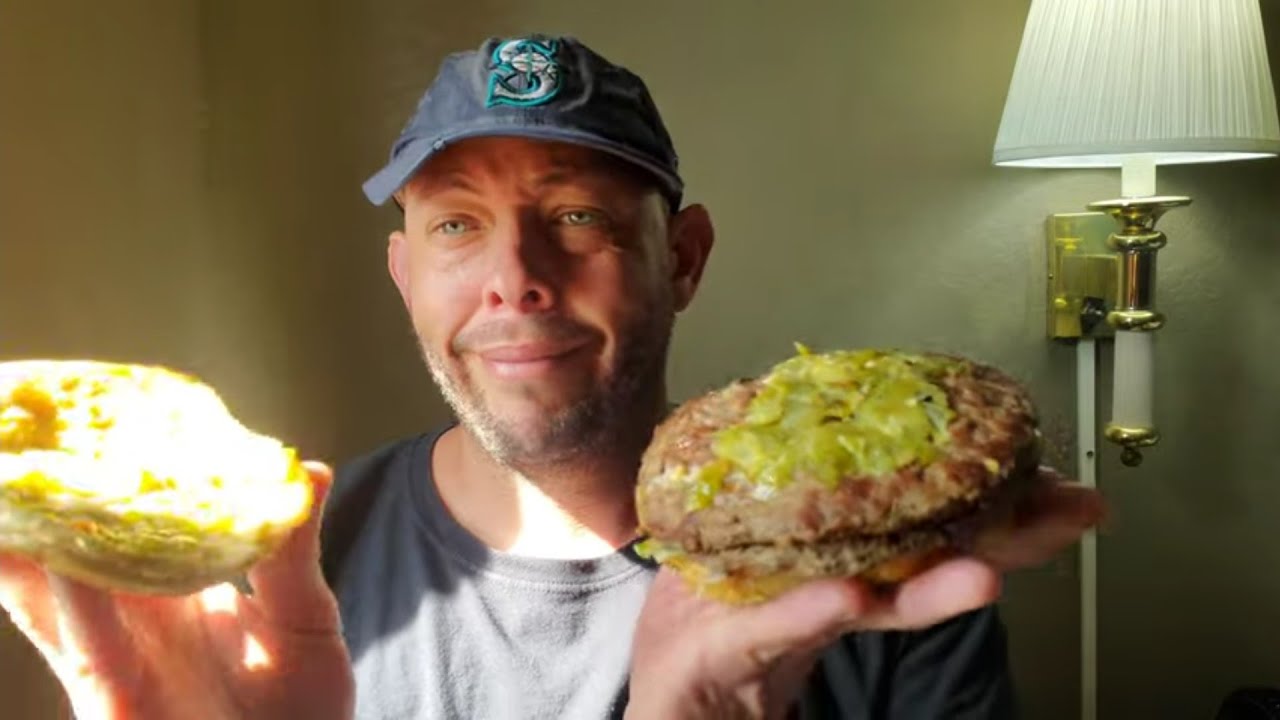 Blake's Lotaburger Hamburger Review In Albuquerque - YouTube
