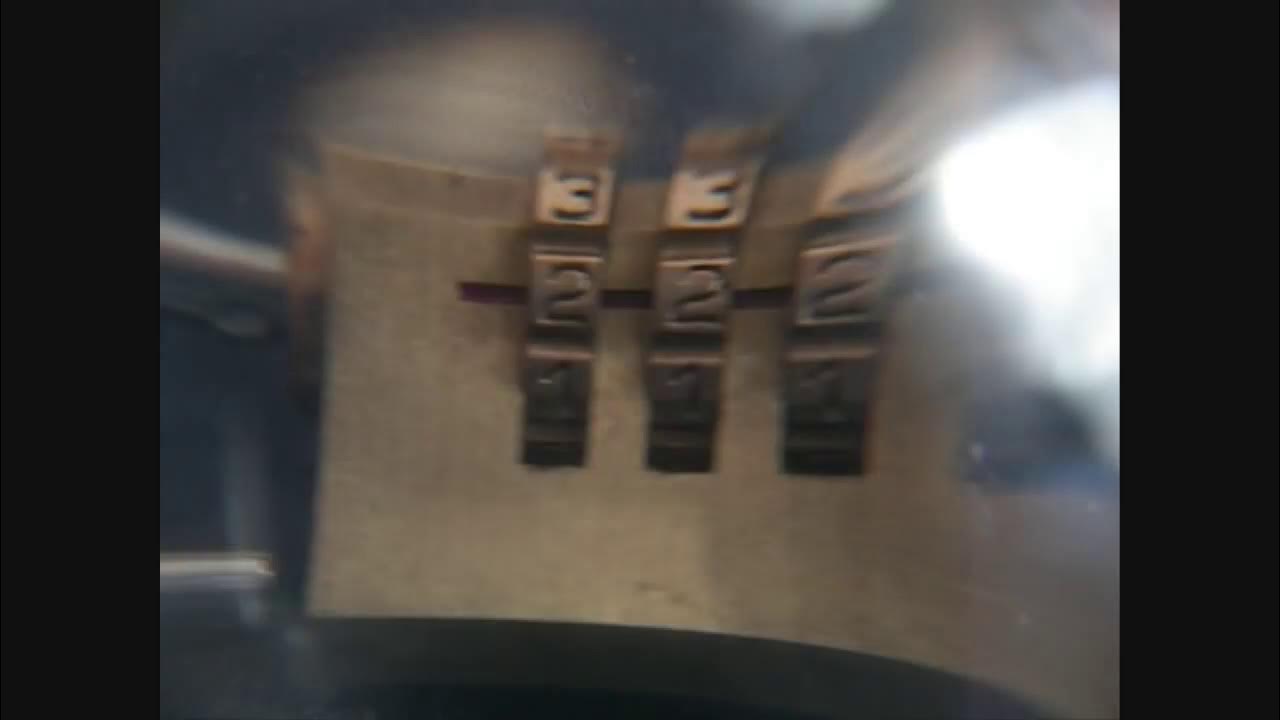 How To: Crack Combination Lock (3 seconds, no tools) ORIGINAL - YouTube