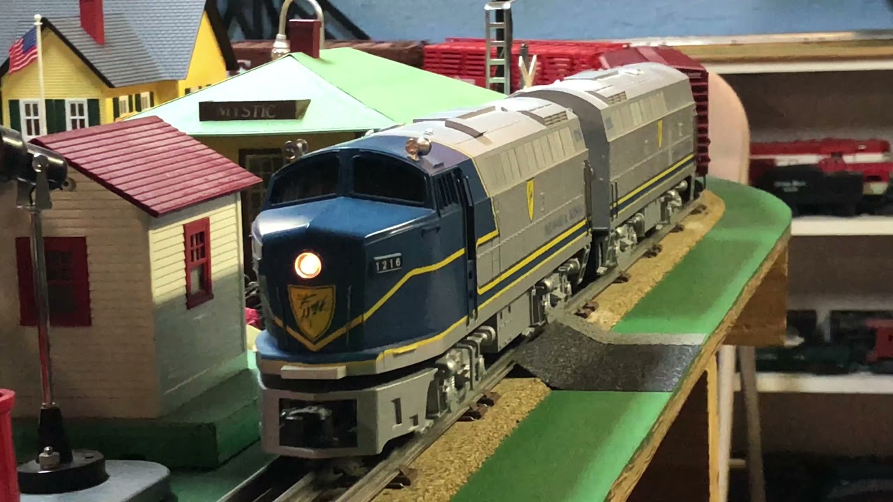 Baldwin RF-16 Sharknose AB Diesel Locomotives Weaver O Scale - YouTube