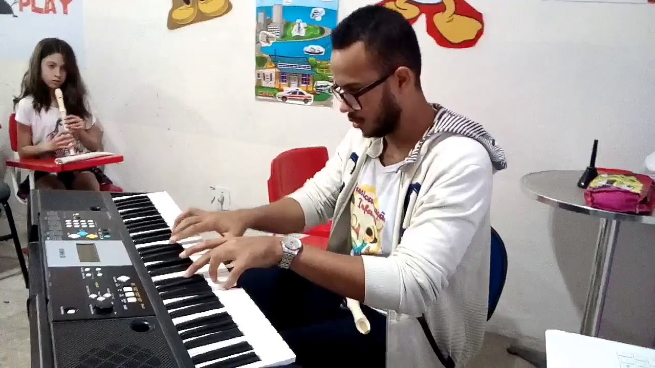Tocando flauta - YouTube