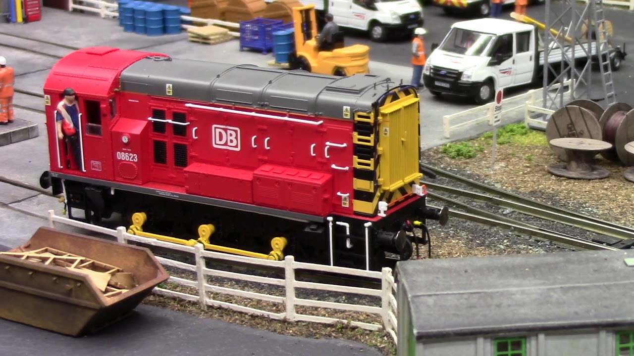 08623 Class 08 'Gronk' shunter doing some work today - YouTube