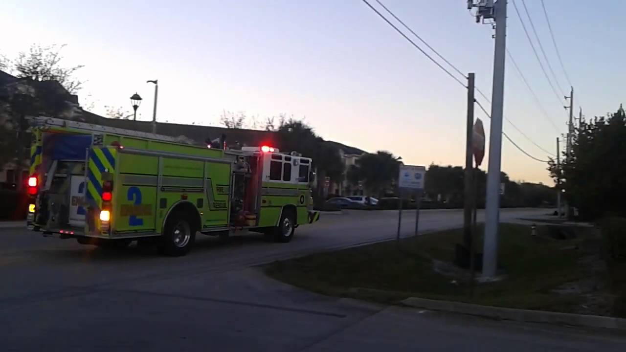 CITY OF STUART FIRE RESCUE ENGINE 2 RESPONDING CODE 3!!! - YouTube