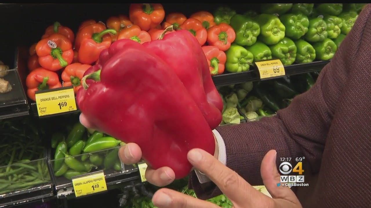 Fresh Grocer: Red Peppers Pack The Nutrition - YouTube