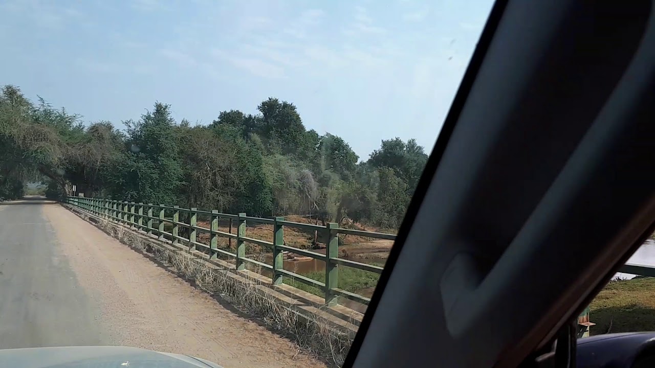 Crossing the Luvuvhu river, Pafuri - YouTube