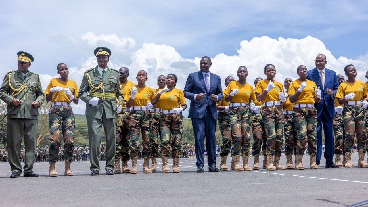 RUTO THE DANCER! Watch his AMAZING Dance Moves at the Pass-Out of KFS ...