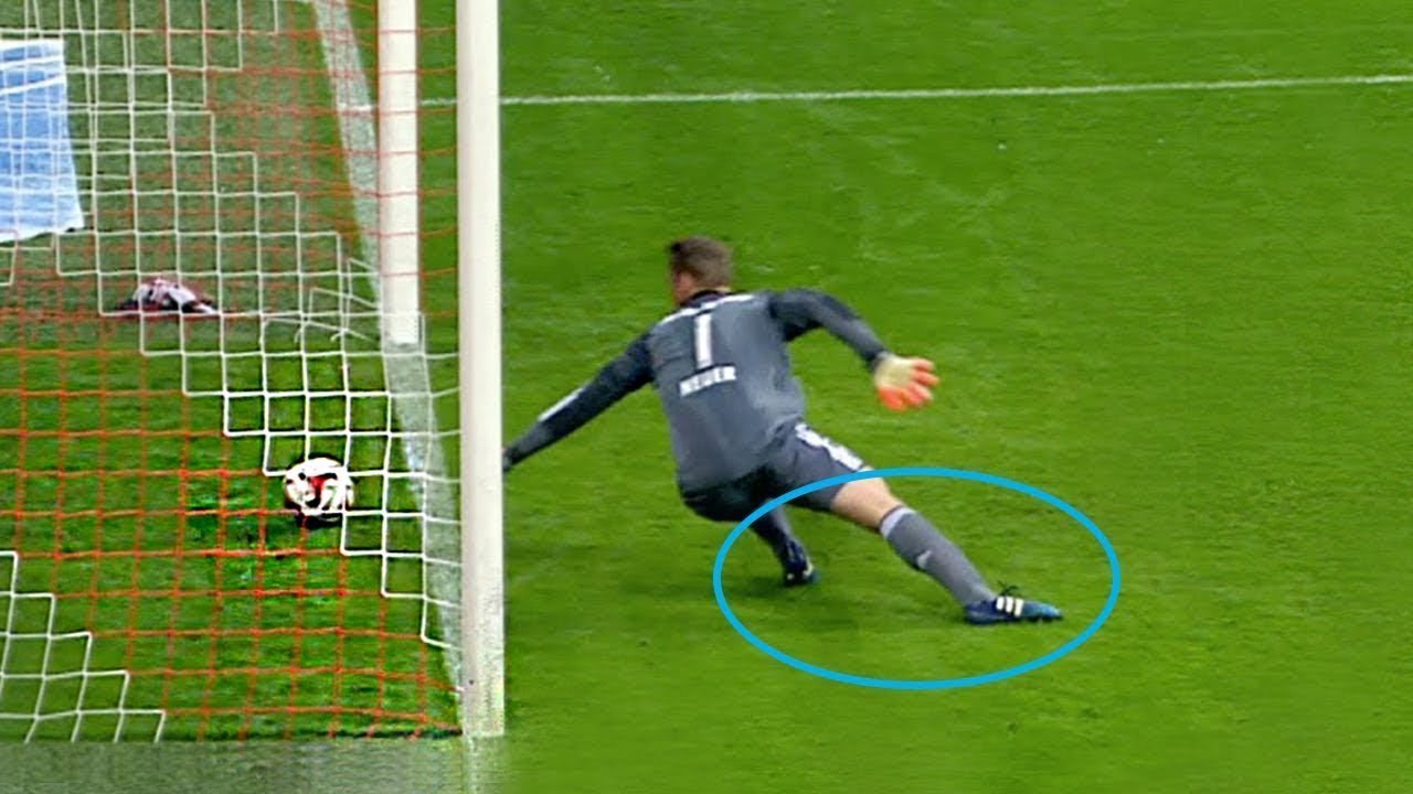 Las 20 Peores Atajadas de Porteros En El Fútbol - YouTube