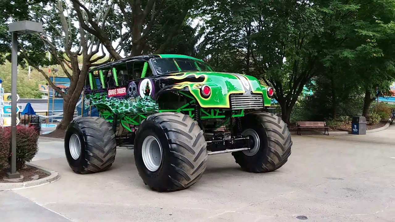 Monster Jam Ride Trucks in Dorney Park - YouTube
