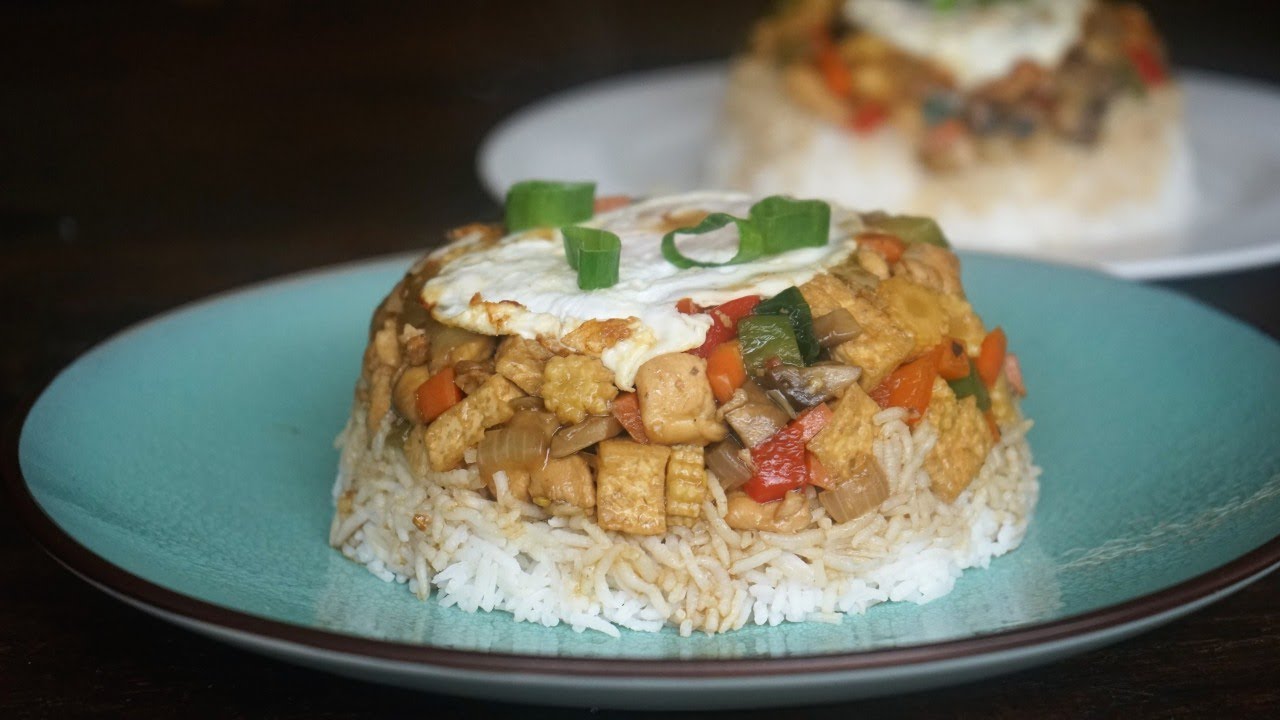 Upside-Down Bowl: Chicken, Chop Suey, Egg and Basmati Rice - YouTube
