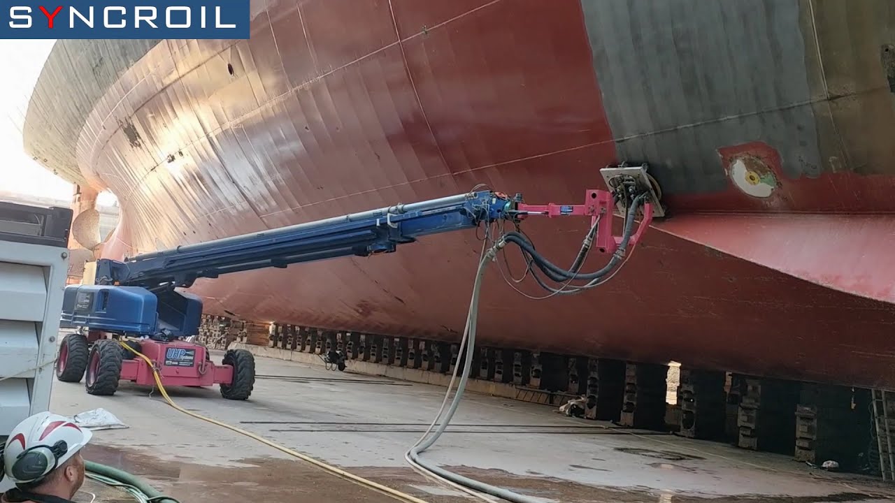 SYNCROIL. UHP hydroblasting robot - YouTube