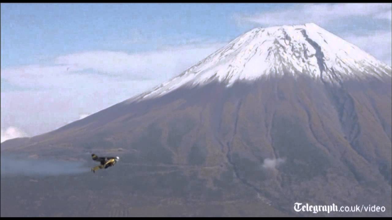 Jetman completes Mount Fuji flight - YouTube