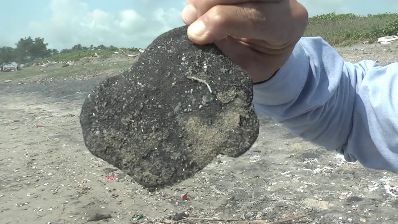 Chapopote en playas de Pueblo Viejo. - YouTube