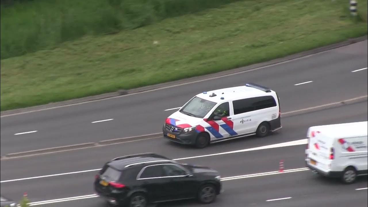 #Politie met spoed onderweg naar een melding - YouTube