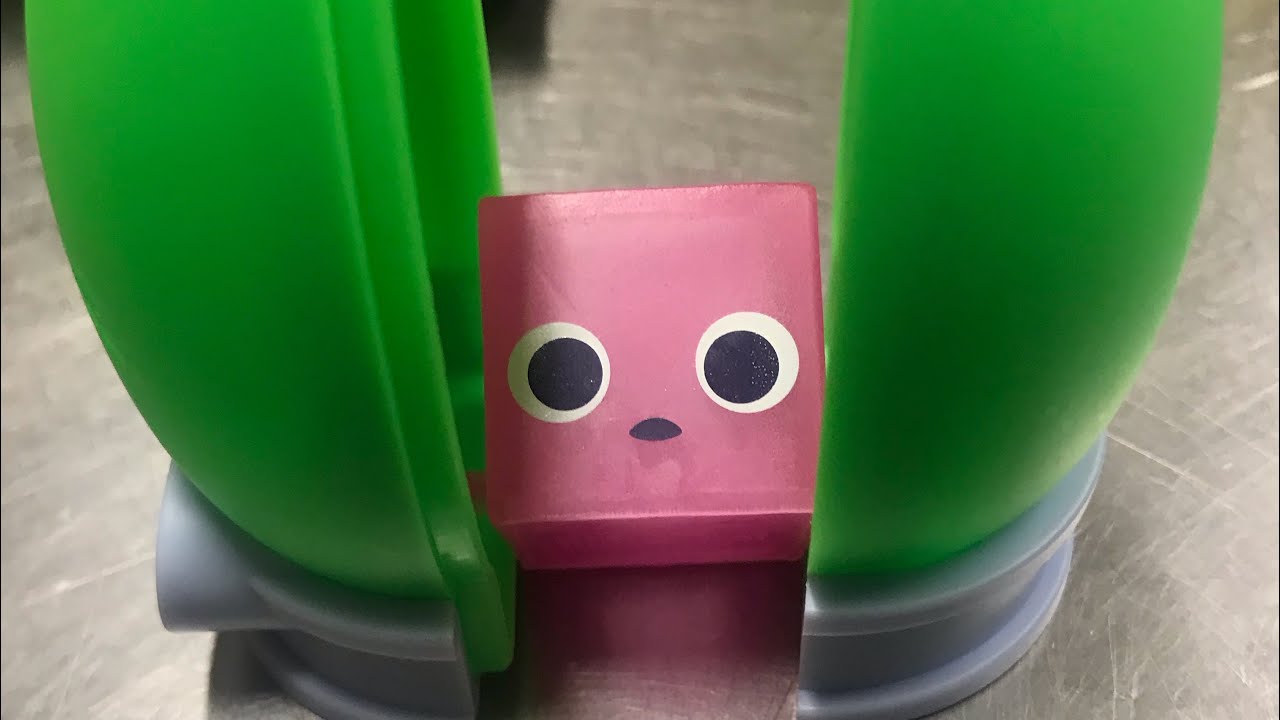 Getting the secret rainbow doodle parrot in pet sim x - YouTube