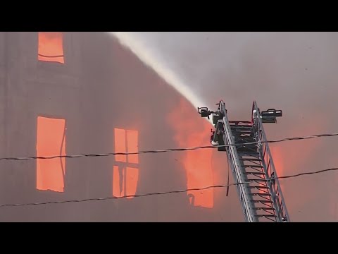 Abandoned warehouse fire causes 'collapse concern' in downtown Portland