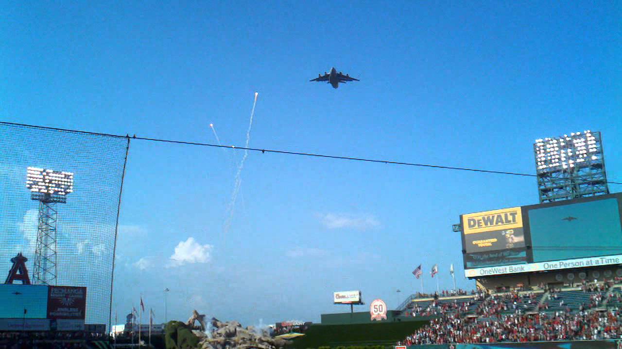 Angels Stadium July 4th Ceremony C-17 Globemaster 3 flyover - YouTube