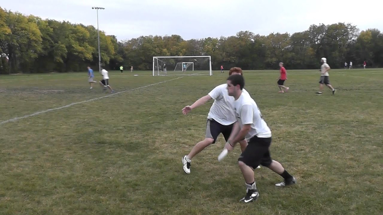 Perfect Backhand Throw for the Score - YouTube