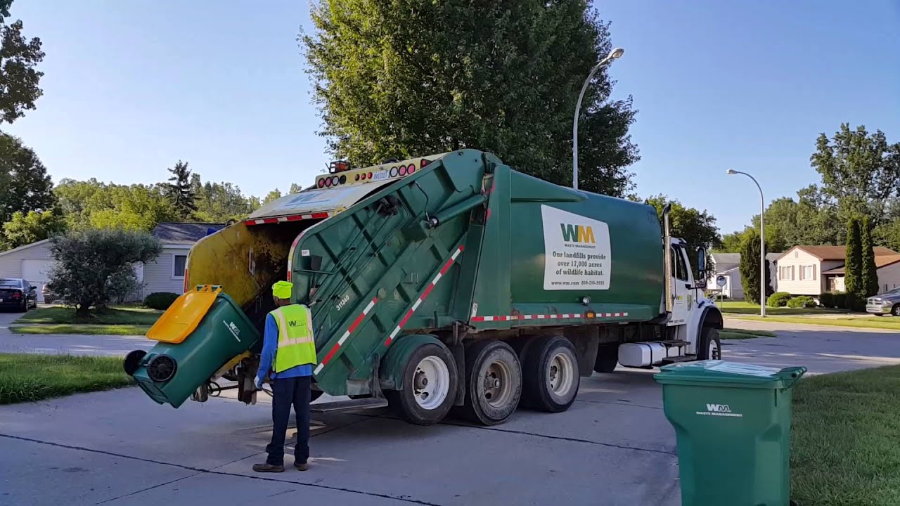 Waste Management: Freightliner M2 106/ Loadmaster Excel - YouTube