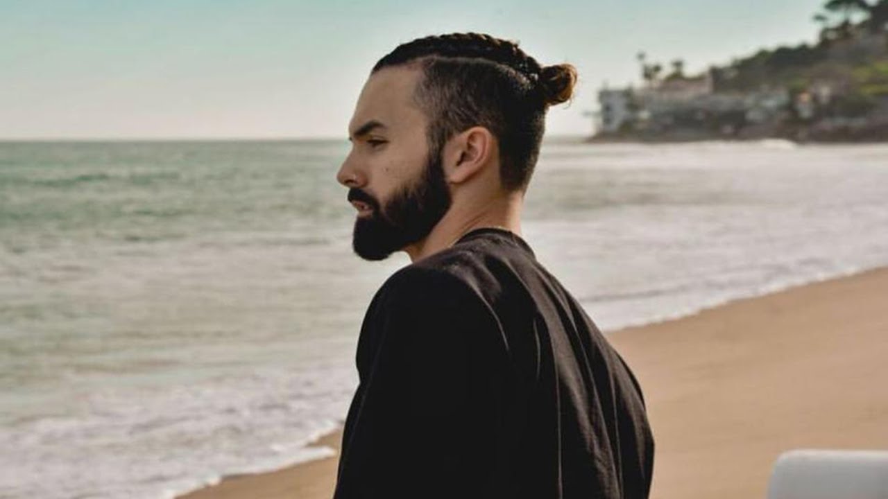 Croosh - Big Butt - YouTube