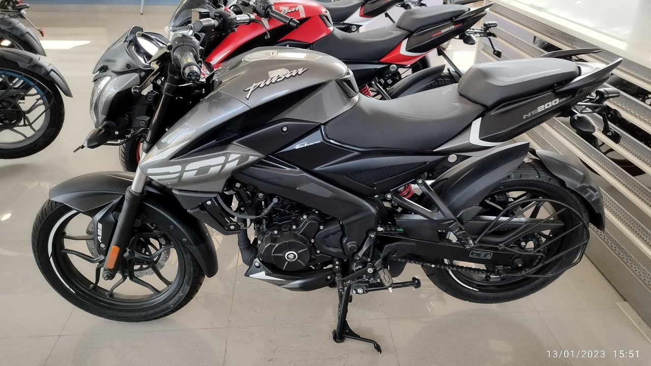 NS 200 BS6 Grey Colour 🔥 With Black Alloy wheels 😍 2022 (10K)@YMN Vlogs ...