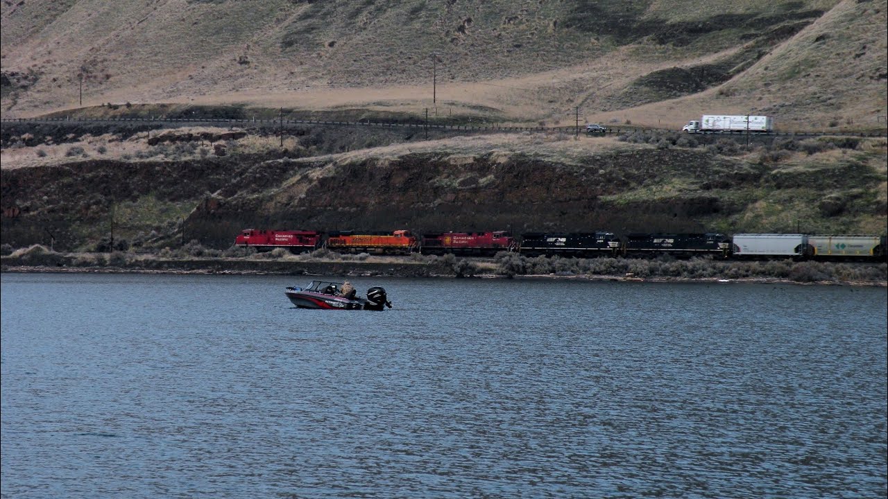 Northbound Empty CP Potash at Wallula Heights WA. Feat. BNSF Gevo and NS C6M’s. 1-6-23 - YouTube