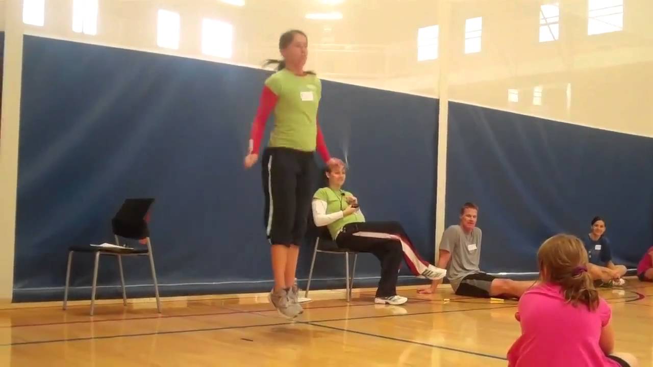 Molly Metz 10-minute double unders challenge - YouTube