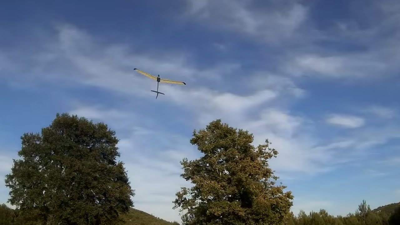 HobbyKing mini DLG composite 1000mm - YouTube