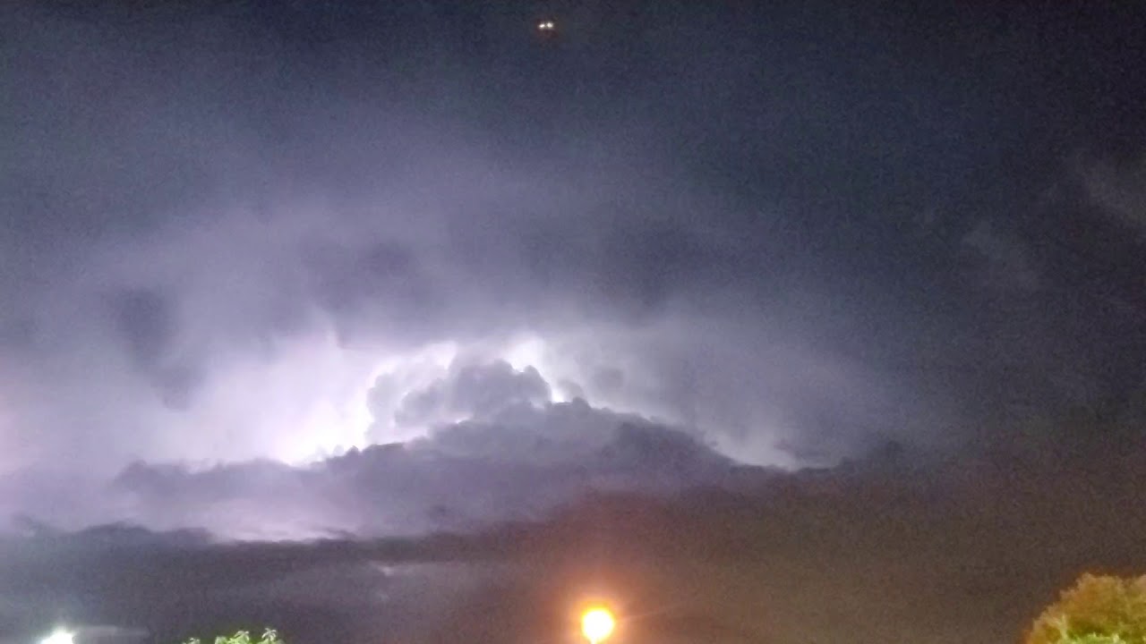 Lightning storm near Minneapolis - YouTube