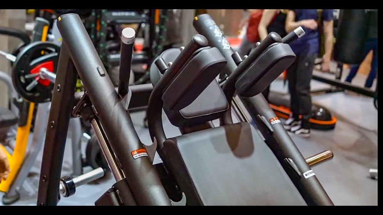 Analyse du hack squat Matrix - YouTube