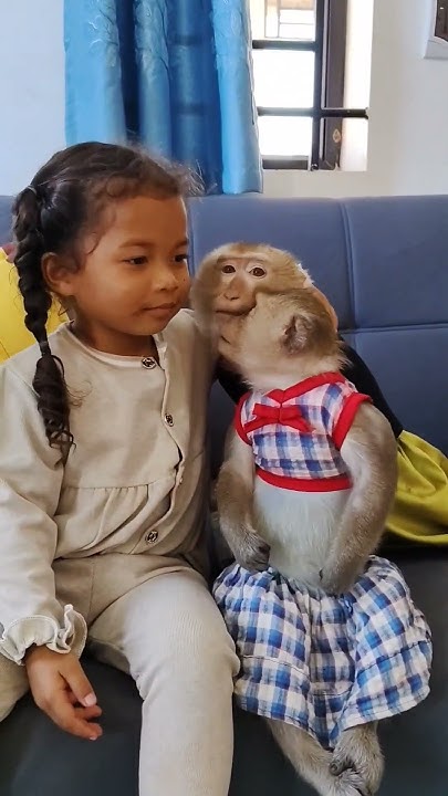 Yaya share milk to sisters 💝💝 - YouTube