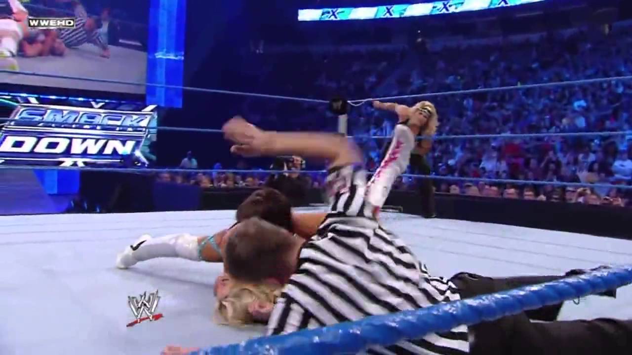 Beth Phoenix Vs Laycool - YouTube