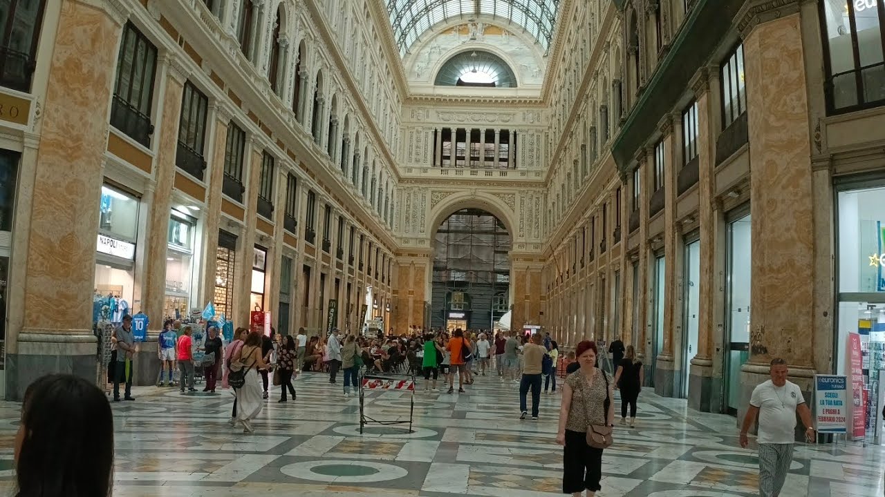 beautiful rainy weather in Italy napoli - YouTube