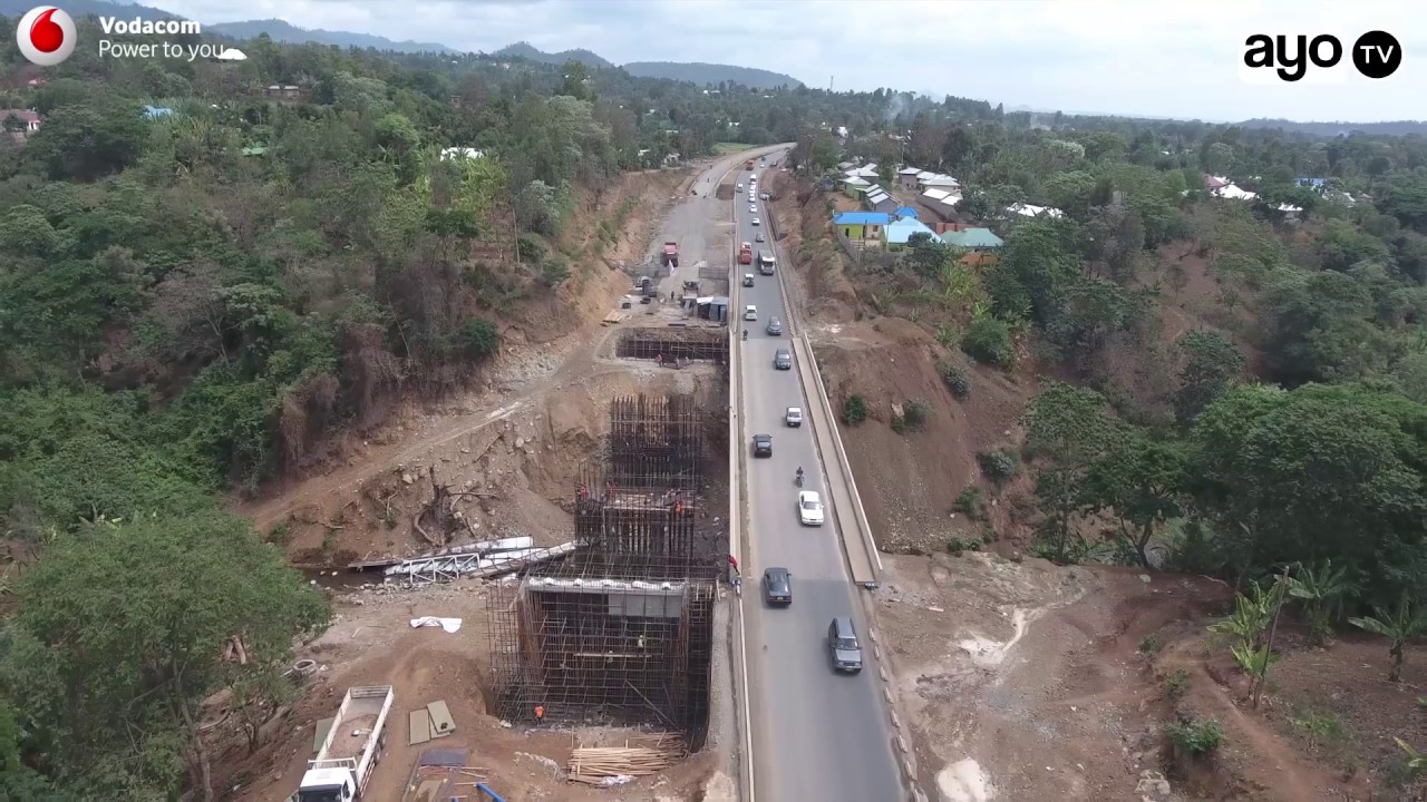 Picha za juu za ujenzi wa Double Road ya Arusha-Voi Kenya - YouTube