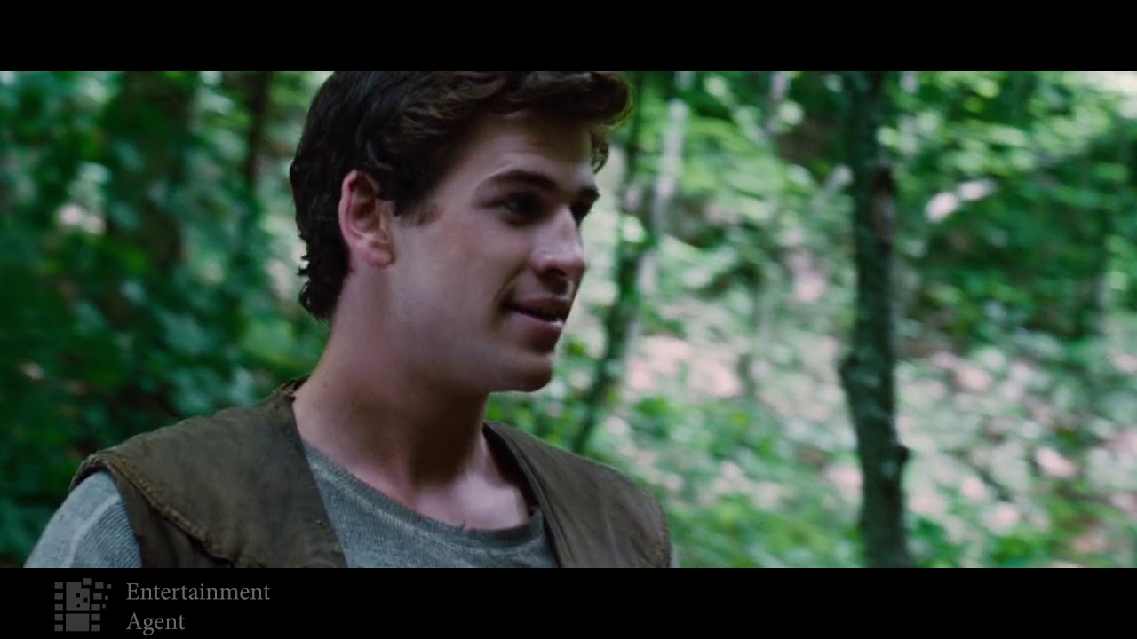 Peacekeepers Arrive At District 12 Scene | The Hunger Games - YouTube