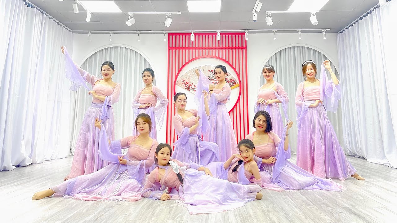 Hoạ Trung Du - Pin•K biên đạo / Lớp CT8 - YouTube