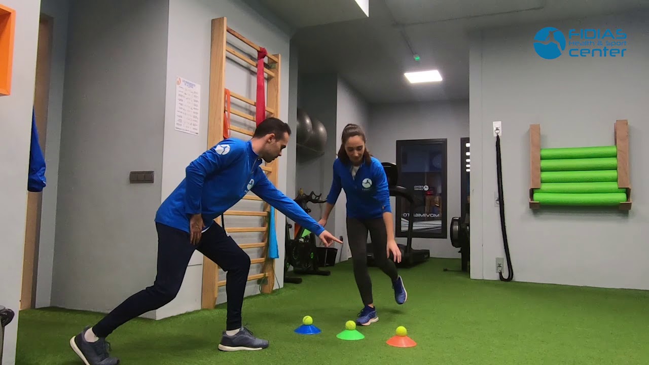 Alcances de pelotas en el suelo con apoyo unipodal, percepción acción ...