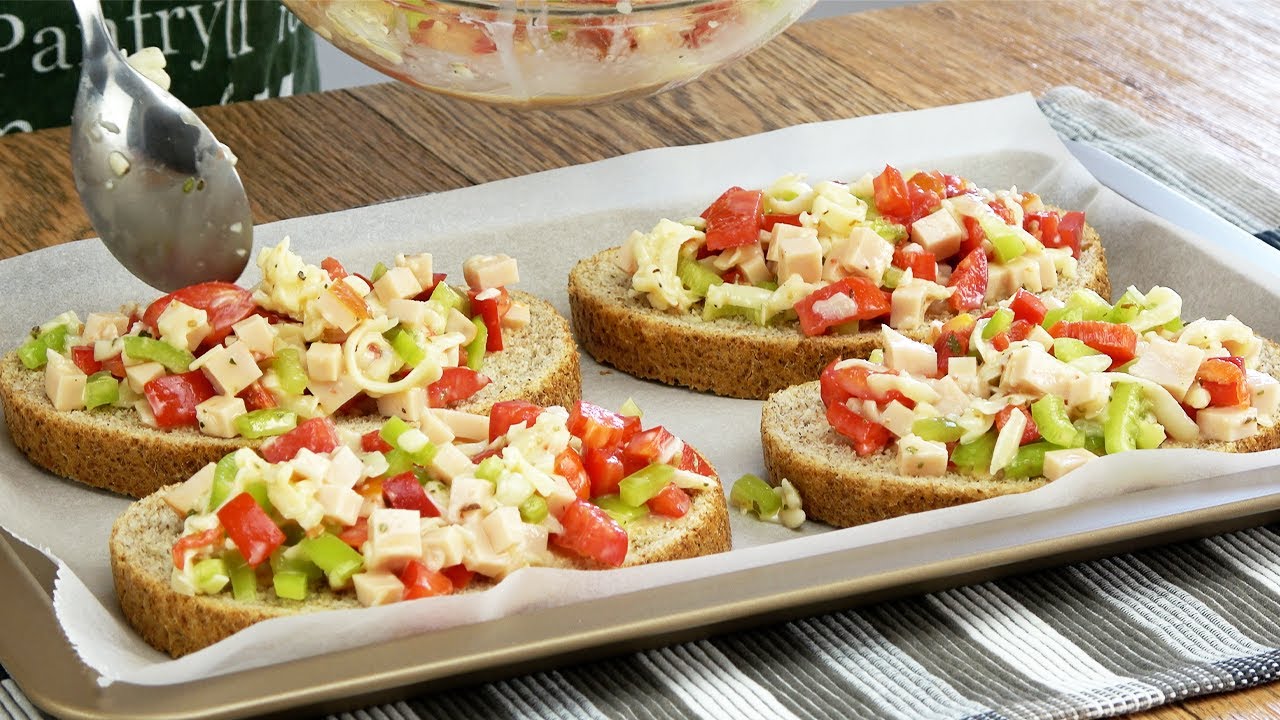 🥪 I make them every weekend. Sandwiches with green and red peppers ...