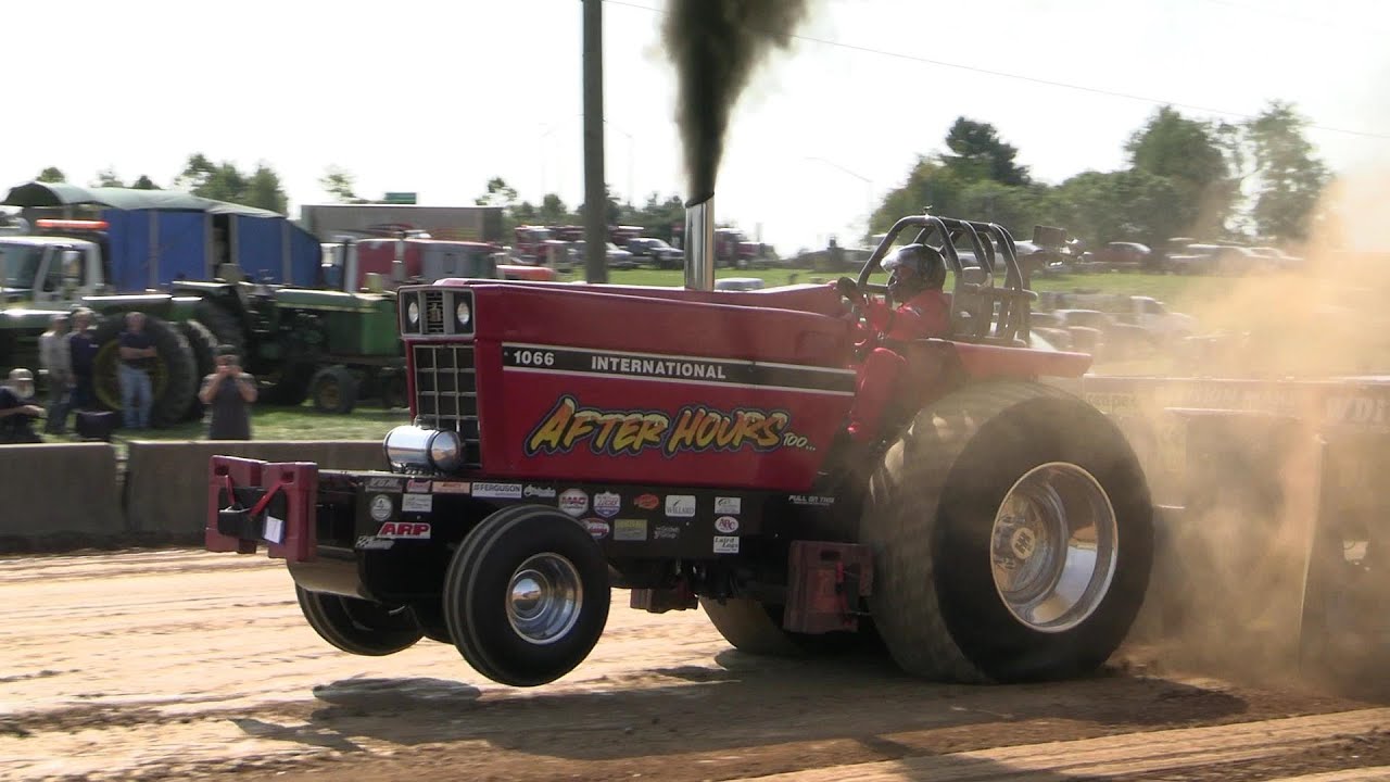Witness the POWER of Exhibition Tractors at Gladhill's Classic Tractor ...