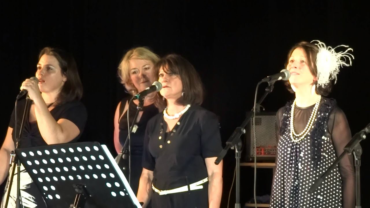 SHOOP SHOOP BAND reprend "Foule sentimentale" - YouTube