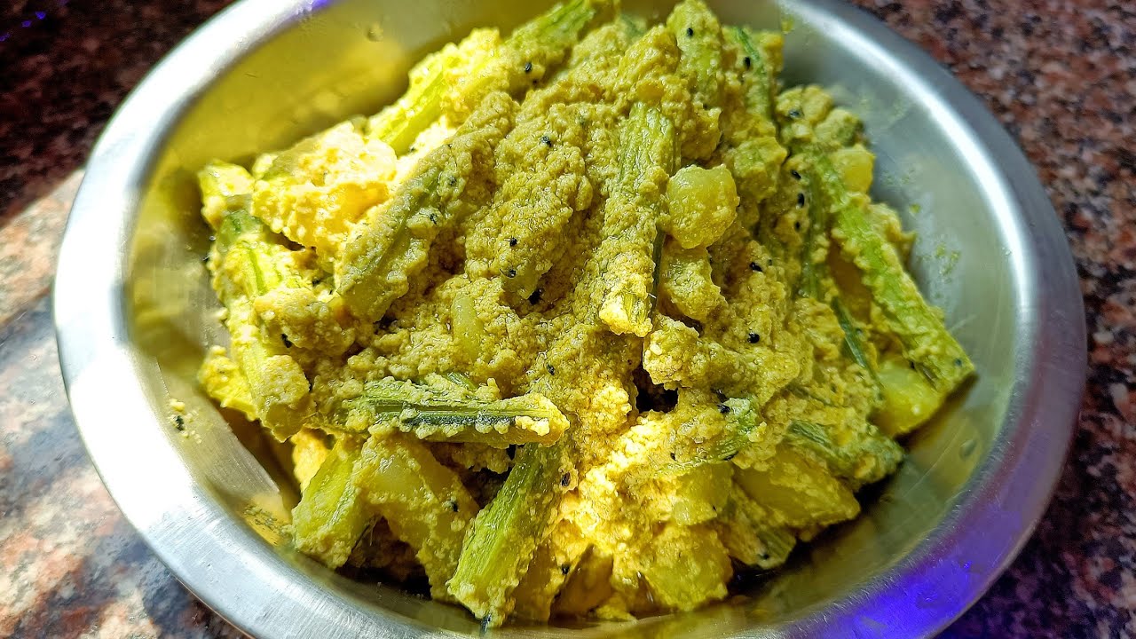 সজনে ডাঁটা আলু পোস্ত বা ডাঁটা পোস্ত || shojne data posto. - YouTube